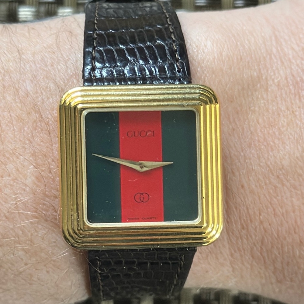 Authentic Gucci Vintage Watch. Classic Design - Gem